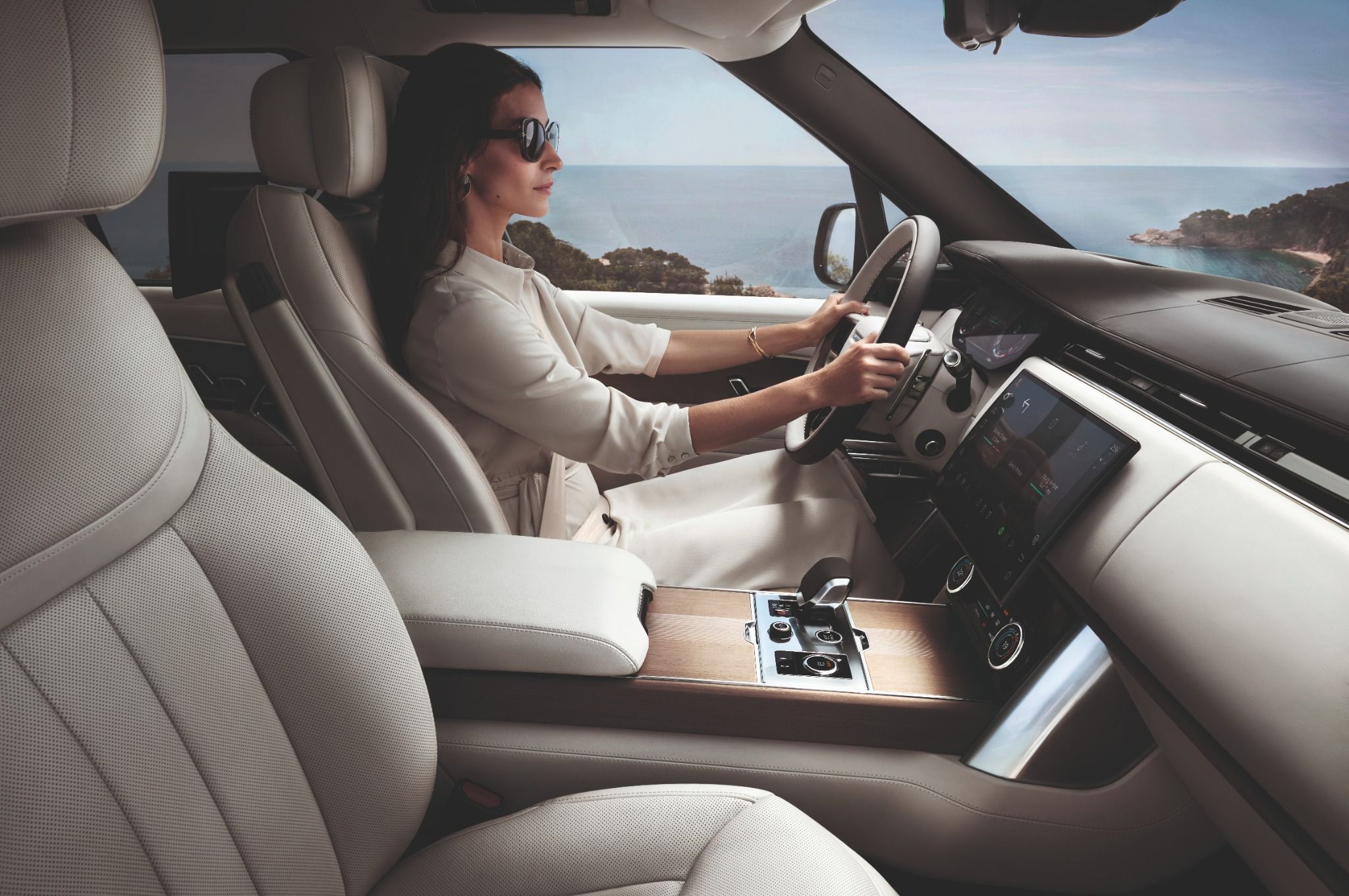 Land Rover InControl | Swansway Motor Group